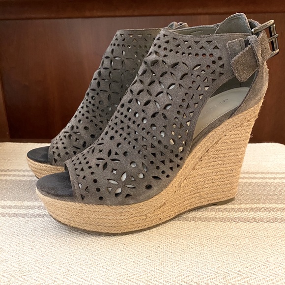 Marc Fisher | Shoes | Nwob Marc Fisher Gray Suede Platform Sandals Size ...